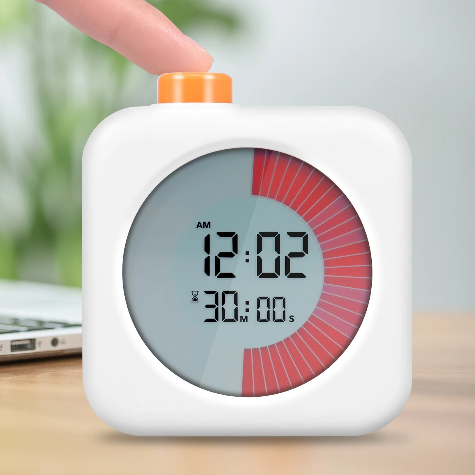 Modern Digital Alarm Clock With Snooze Button on Luulla