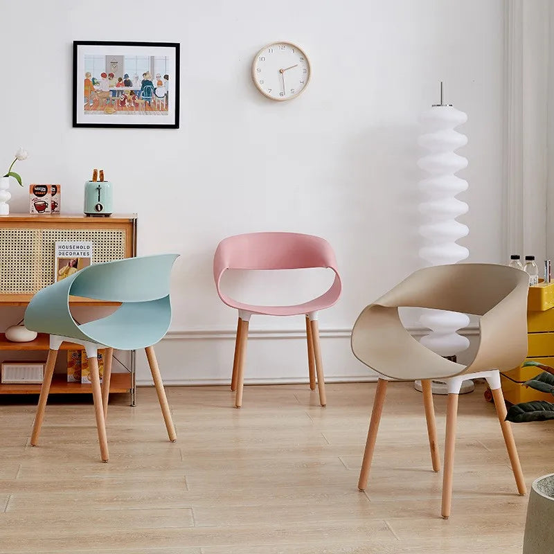 Modern Curved Chairs With Wooden Legs Set on Luulla