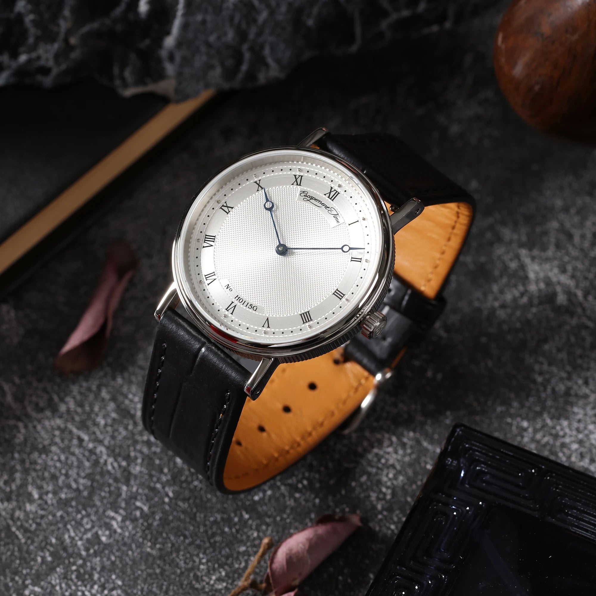 Classic Roman Dial Watch With Leather Strap on Luulla