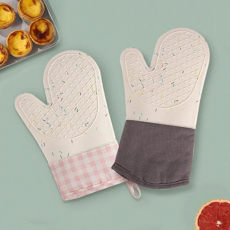 Heat-resistant Cotton Oven Mitts With Grip on Luulla