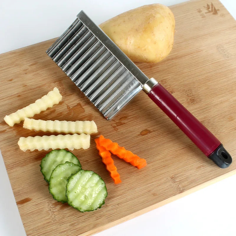 Crinkle Cut Vegetable Slicer With Red on Luulla